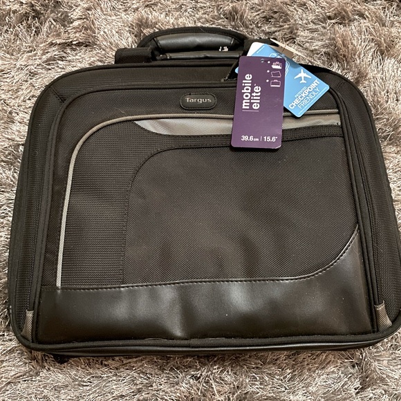 Targus | Computers, Laptops & Parts | Lap Top Case | Poshmark